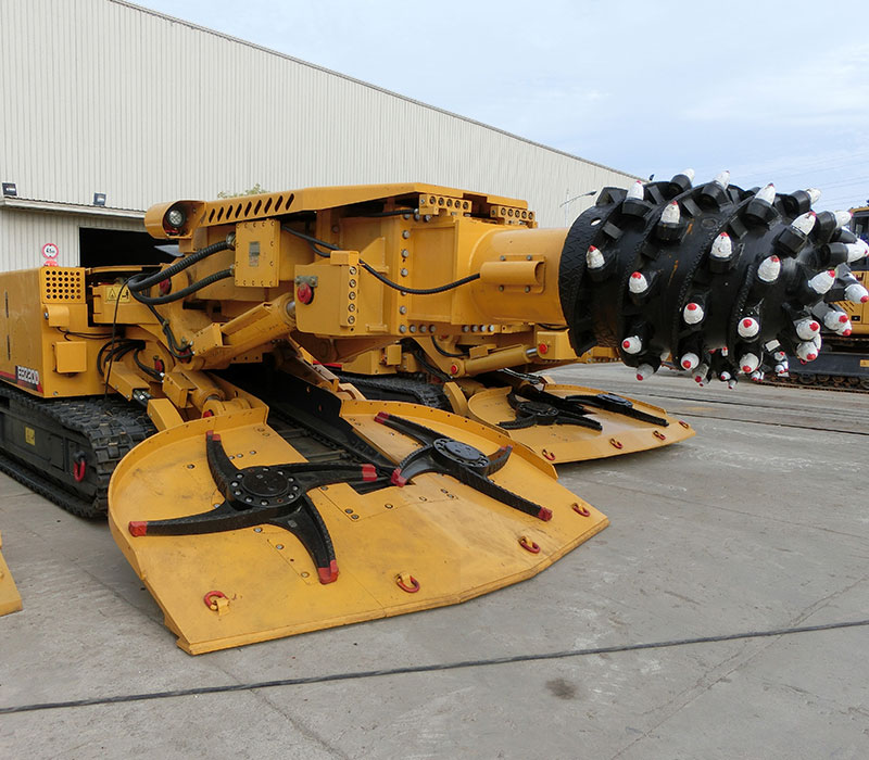 EBZ200 cantilever type roadheader for engineering excavation