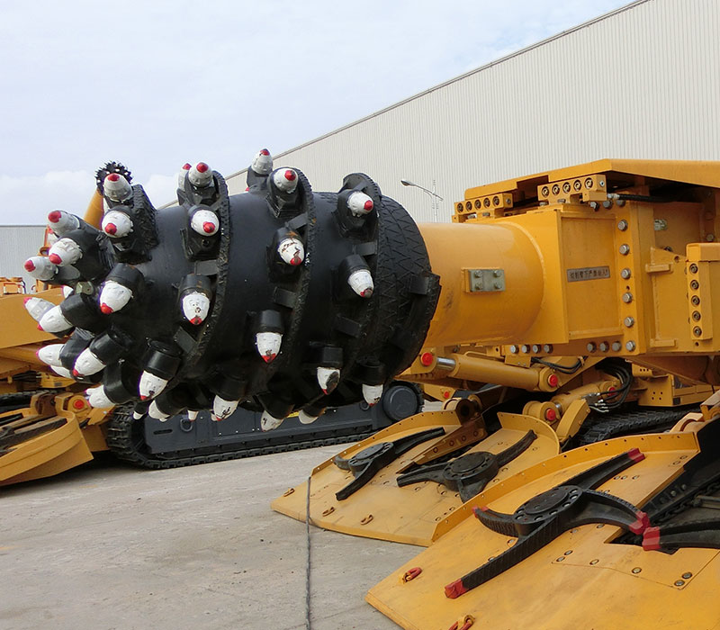 EBZ200 cantilever type roadheader for engineering excavation