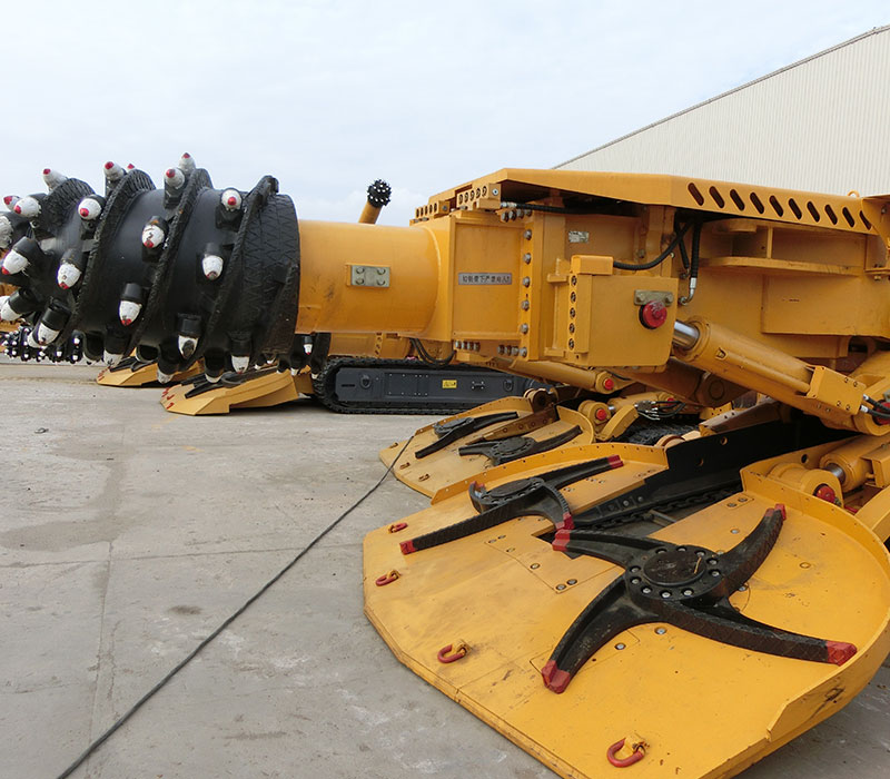 EBZ200 cantilever type roadheader for engineering excavation